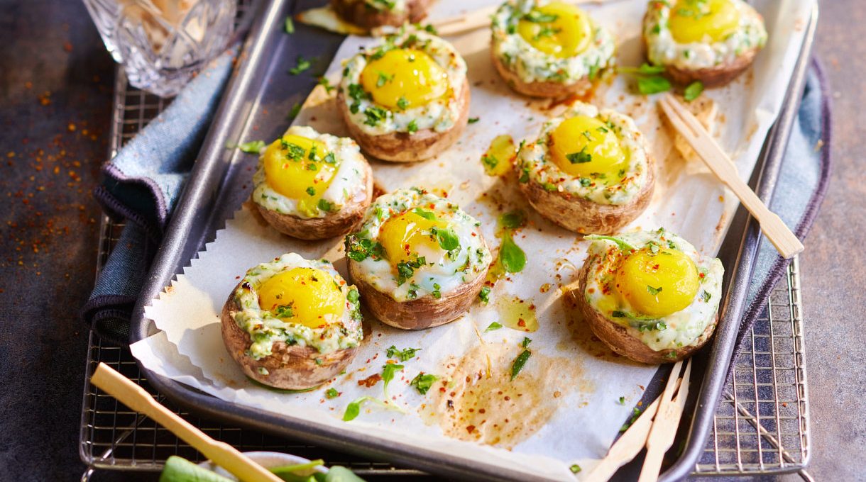 Champignons farcis au fromage frais et aux oeufs de caille | Recette ...