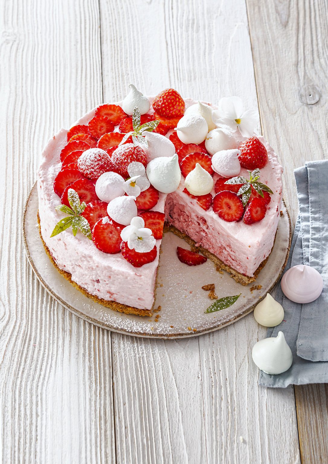 Gâteau nuage glacé à la fraise | Recette Cuisine