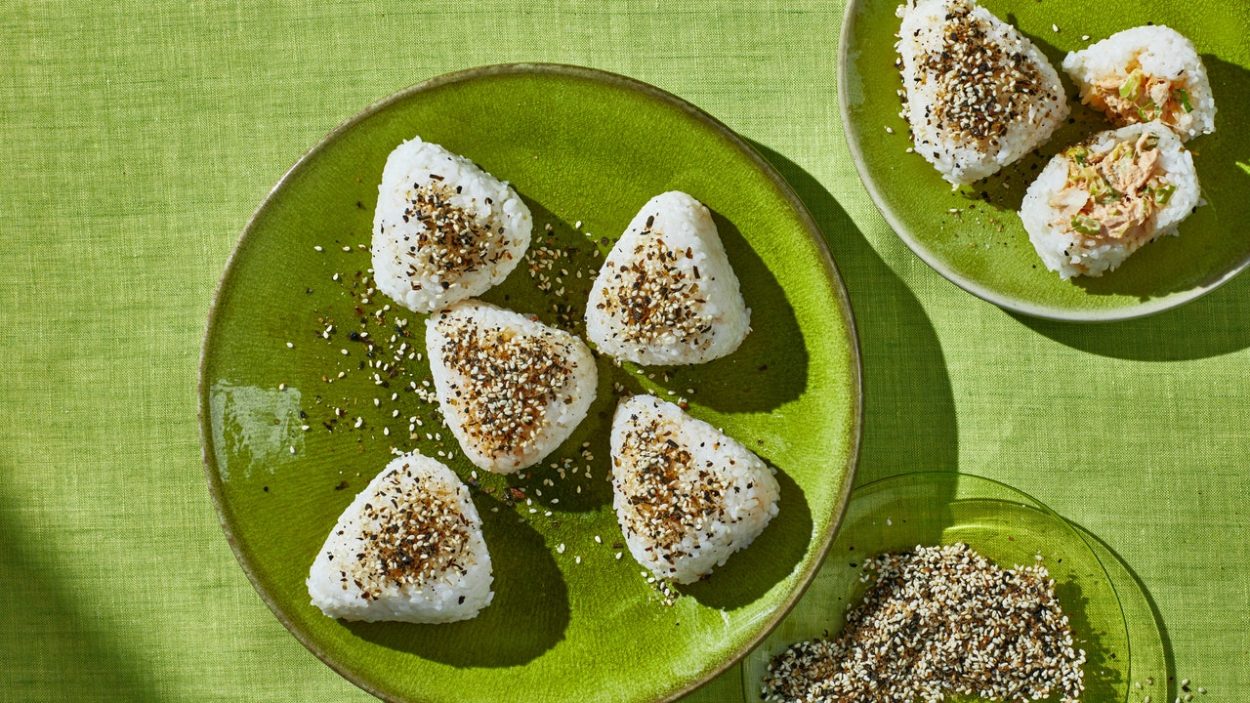 Thon épicé Mayo Onigiri | Recette Cuisine