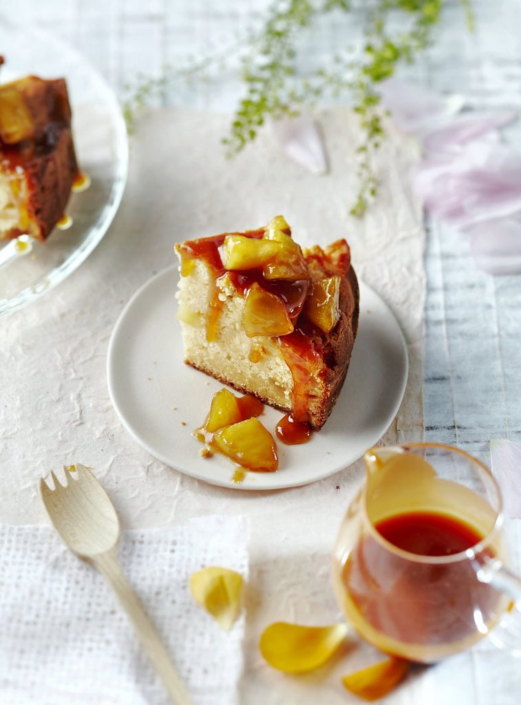 Cake moelleux aux pommes, amande et caramel au beurre salé | Recette ...